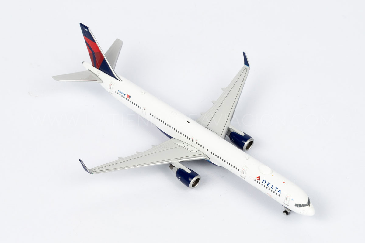 Delta Air Lines Boeing 757-300W N590NW GeminiJets GJDAL2098 Modelo a ...