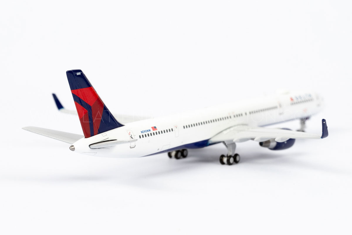 Delta Air Lines Boeing 757-300W N590NW GeminiJets GJDAL2098 Modelo a ...