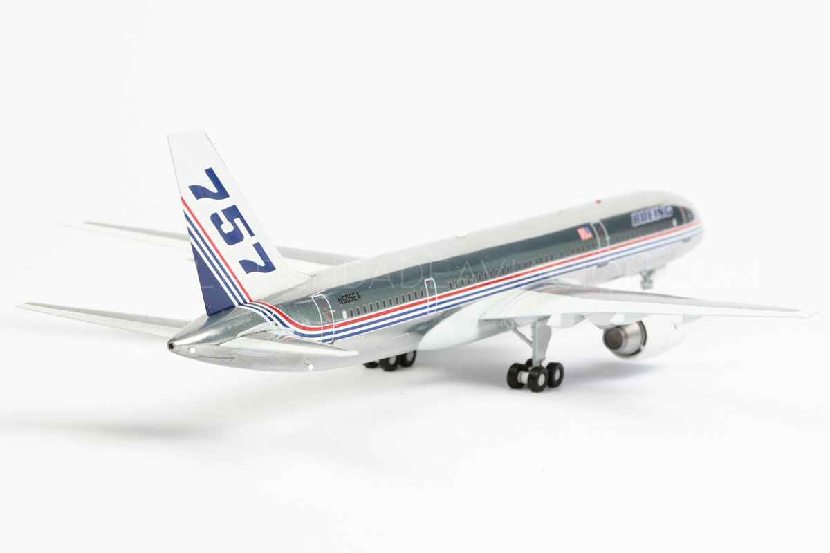 Boeing demo Boeing 757-225 N505EA InFlight200 IF752HOUSE-P Modelo a ...