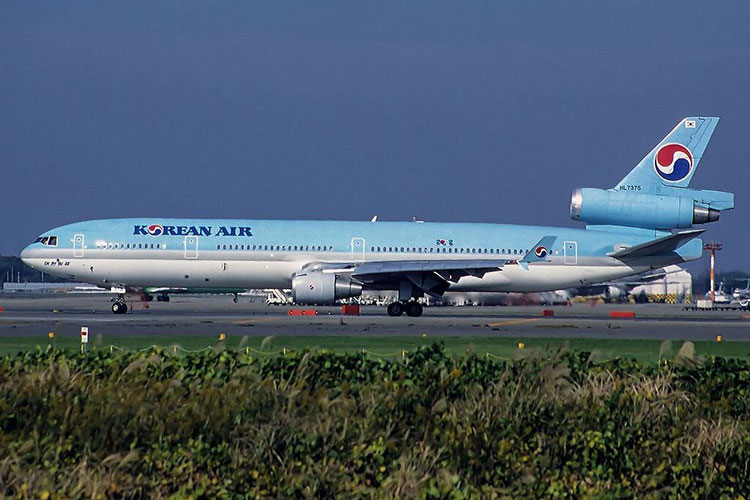Korean Air McDonnell Douglas MD-11 HL7375 Phoenix PH04592 Modelo a ...